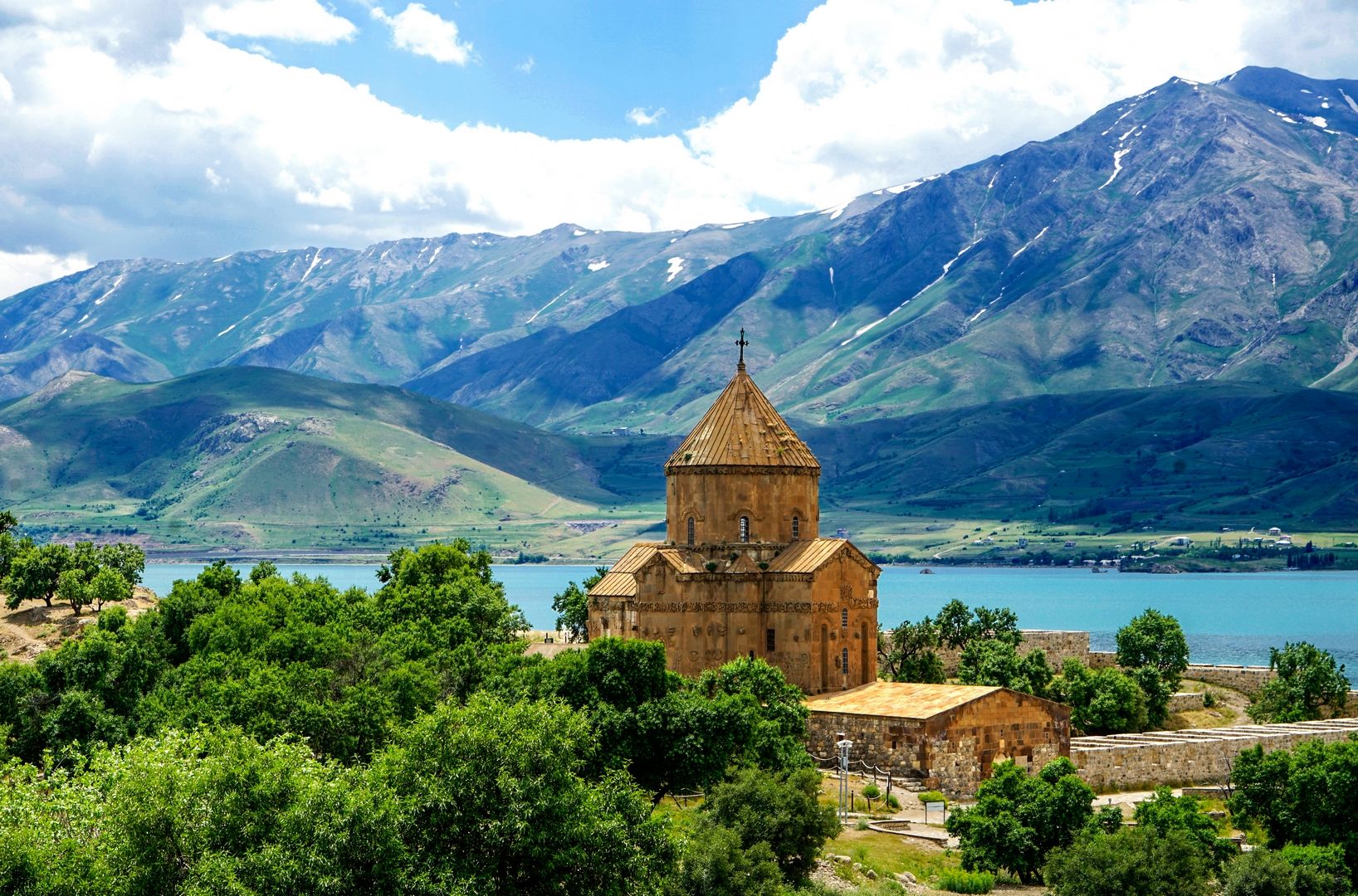 Dimitra Stasinopoulou - TURKEY: KARS, VAN-AKDAMAR ISLAND